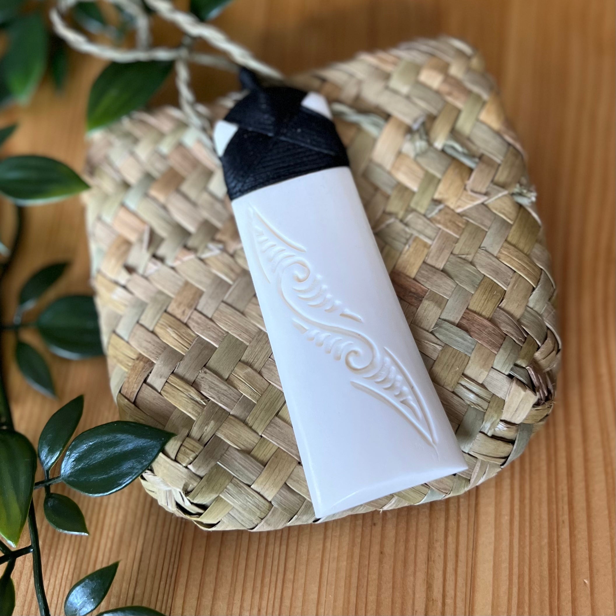 Toki Pendant with Koru Pattern (10cm) – The Māori Collective
